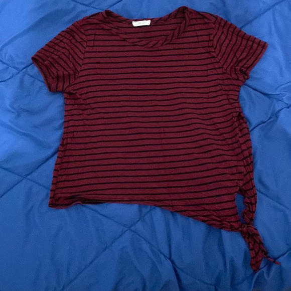 Olivia Rae | Tops | Olivia Rae L Tshirt | Poshmark